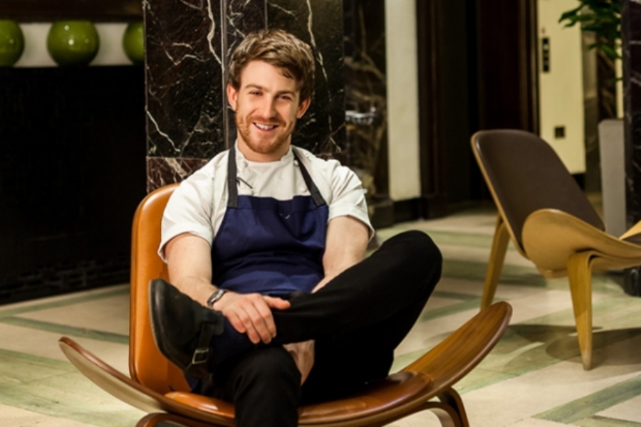 Typing Room: Η ήρεμη δύναμη του Lee Westcott | The FNL Guide