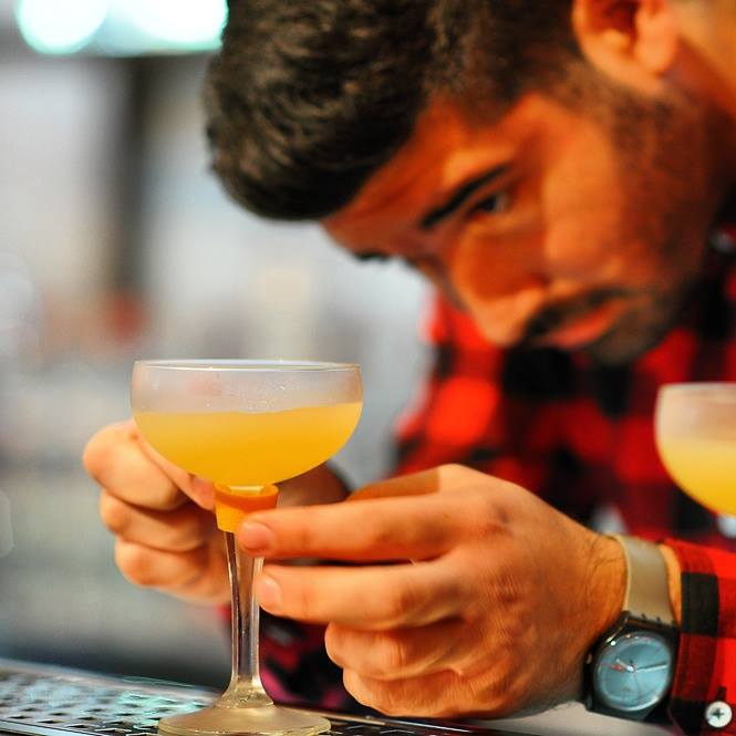 La Doze: Ένα σύγχρονο street bar | The FNL Guide