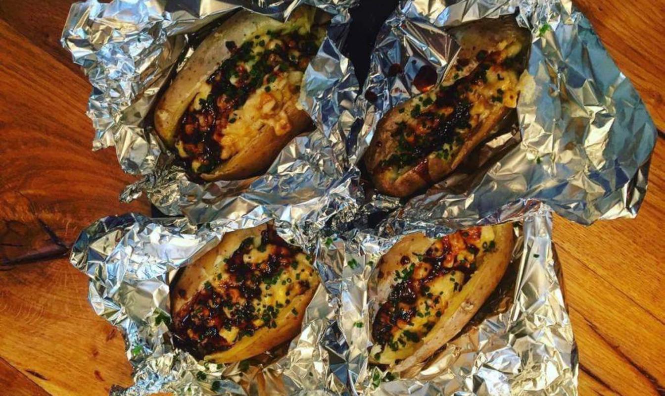 Ηχηρή συνεργασία των The Clumsies με τους Jean Charles & Sebastien ...